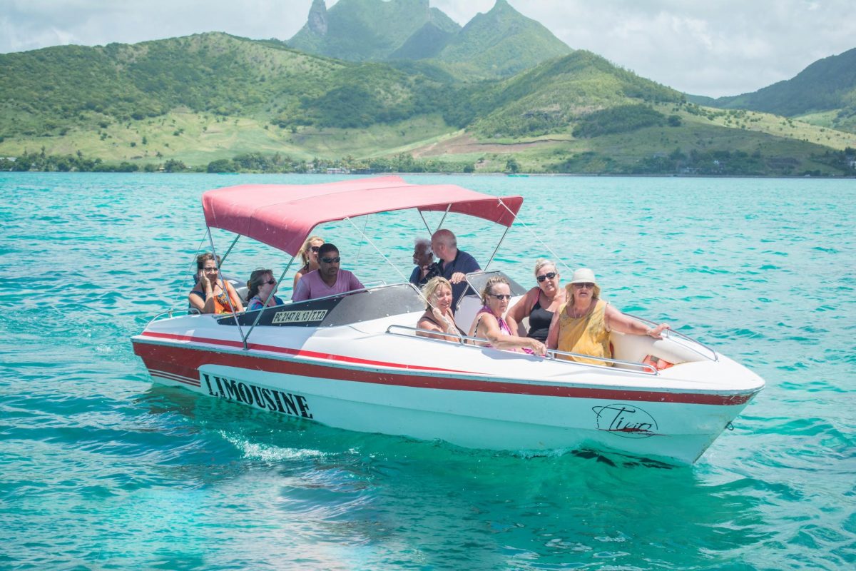 Speed boat for Ile aux cerfs - Tino Boats Booking
